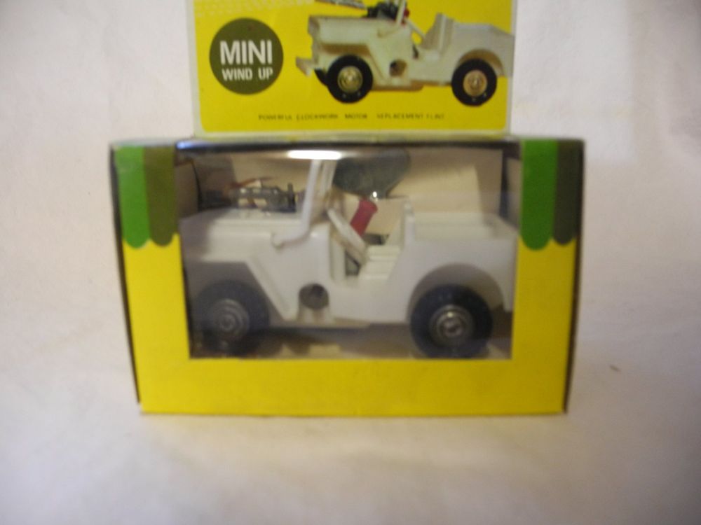 MINI WIND UP SPARKING JEEP NEUWERTIG OVP MADE IN HONG KONG (Neu und ...