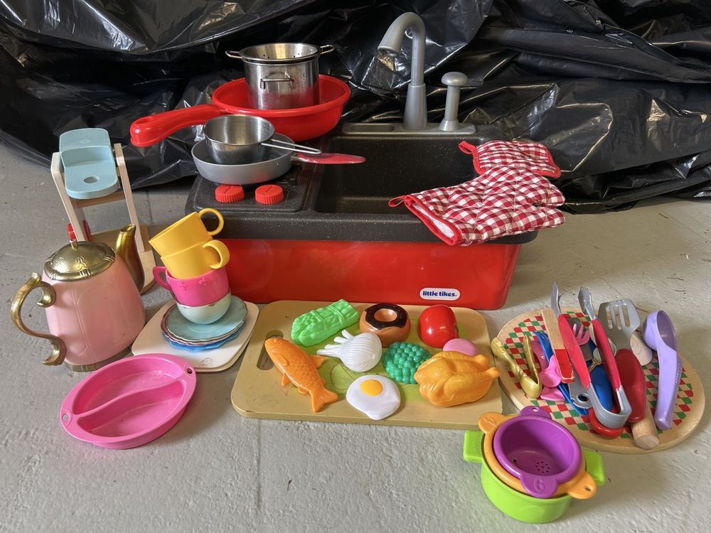 Little Tikes Kitchen and Food Set - Fun for Kids! (Gebraucht) in ...