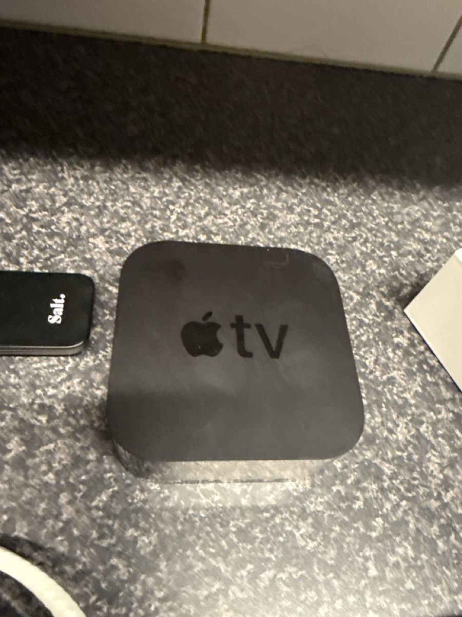 Apple TV 4K (32GB) mit Fernbedienung & Zubehör, Top! (Gebraucht) in ...