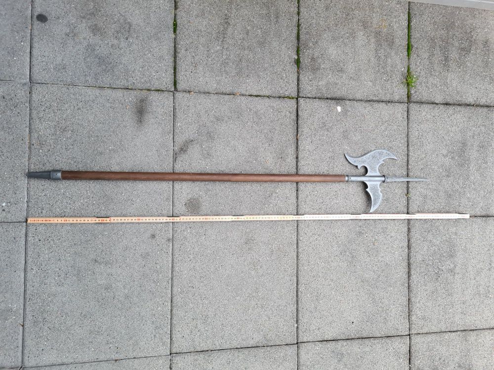 Hellebarde ab 1.- (Gebraucht) in Buochs für CHF 12 – mit Lieferung auf ...