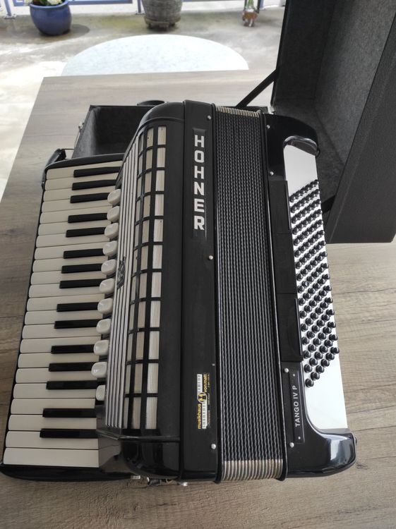 Akkordeon Hohner Tango IV P (Gebraucht) in Erstfeld für CHF 385 – nur ...