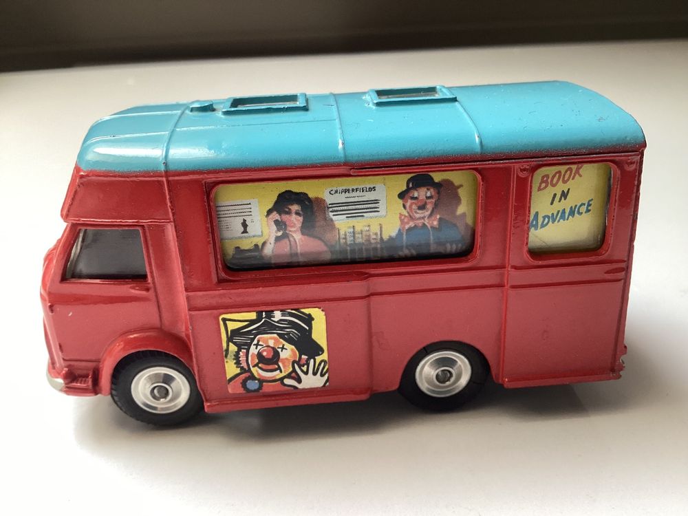 Corgi Toys "SMITH‘S CARRIER TICKET CAR“ Chipperfield Circus (Neu ...