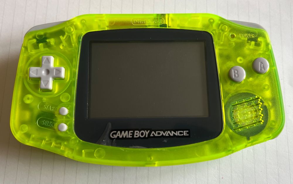 Nintendo Game Boy Advance Yellow Clear ink. 8 Games (Gebraucht) in ...