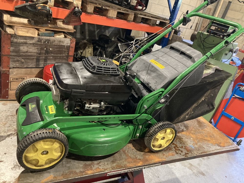 Tondeuse John Deere JX90 (Defekt) in Sainte-Croix für CHF 105 – nur ...