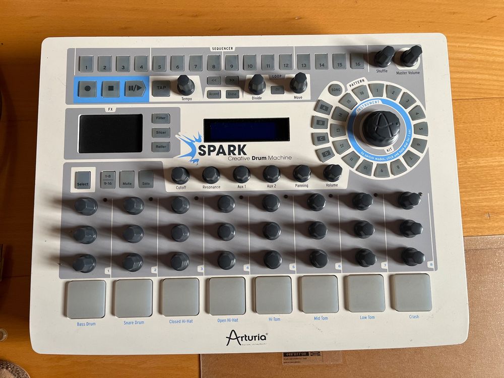 Arturia Spark - Controller inkl. Software | Kaufen auf Ricardo