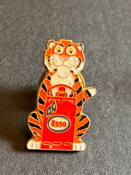 Pin Tankstelle Esso Tiger (Gebraucht) in Lützelflüh-Goldbach für CHF 1. ...