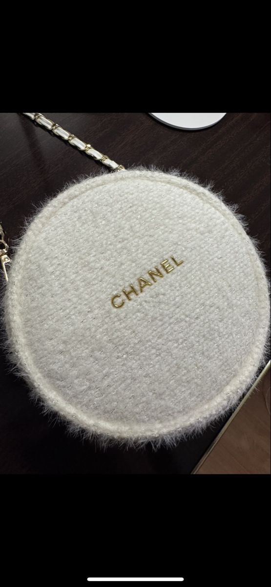 Sac Chanel Rond winter 25 (Neu und originalverpackt) in Neuchatel für ...