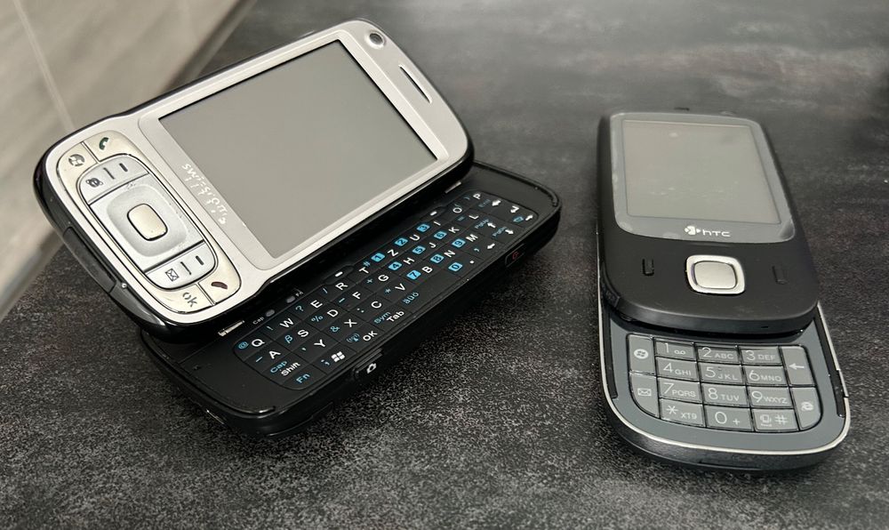 alte HTC Handies 2 Stück (KAIS130, NIKI100) (Defekt) in Villigen für ...