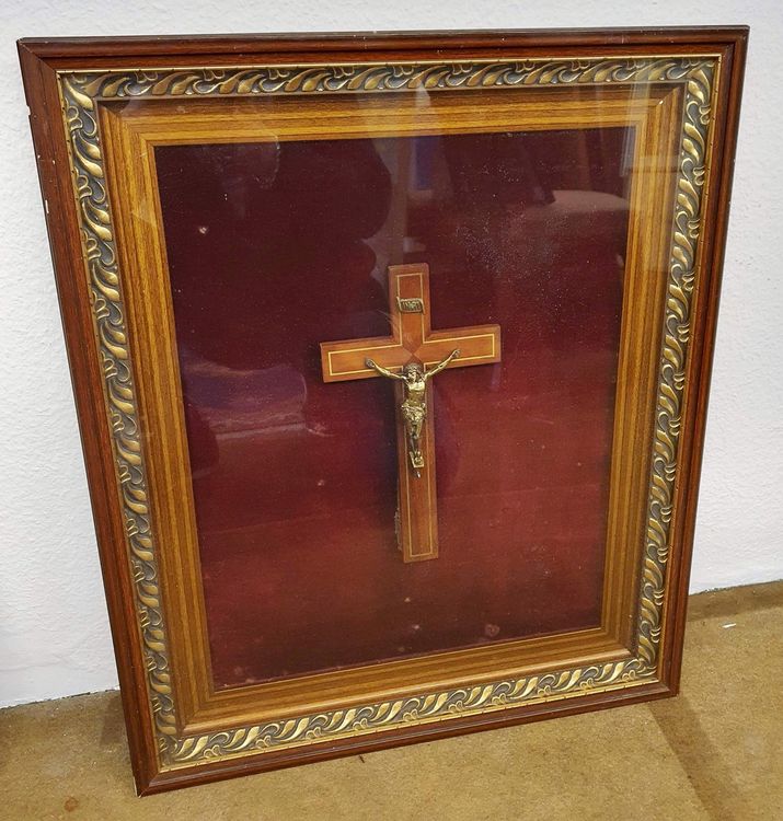schöner antiker Rahmen mit Christus am Kreuz, 69 x 56 cm (Gebraucht) in ...