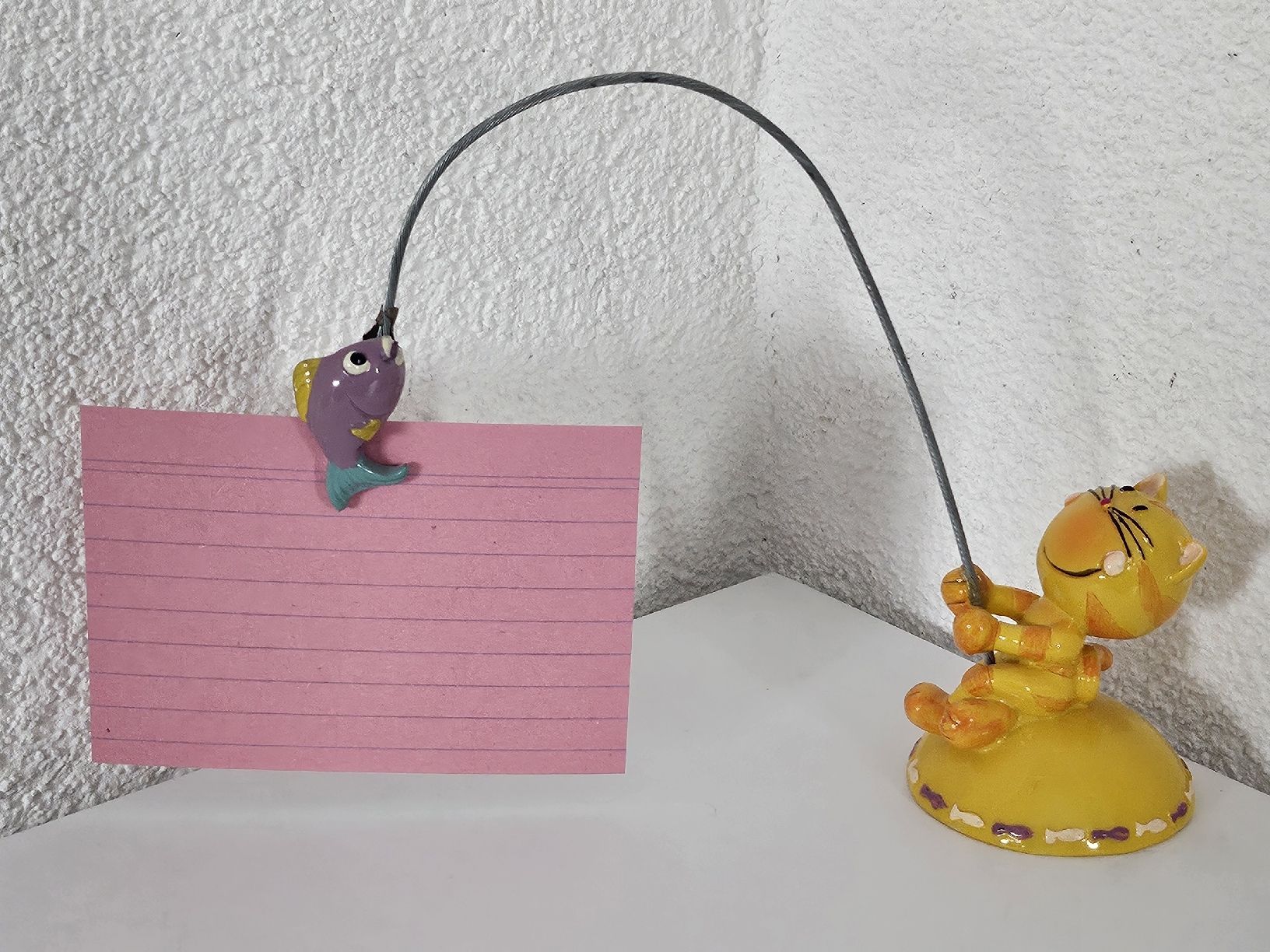 Gelbe Katzen-Figur mit Angel und Fisch, Top Zustand! (Gebraucht) in ...