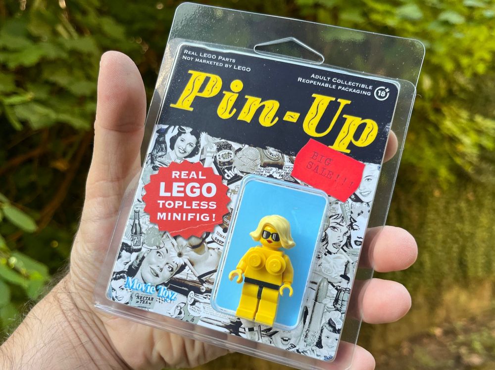 The LEGO Topless Pin-Up Minifigure [Marilyn Monroe Style] | Acheter sur ...