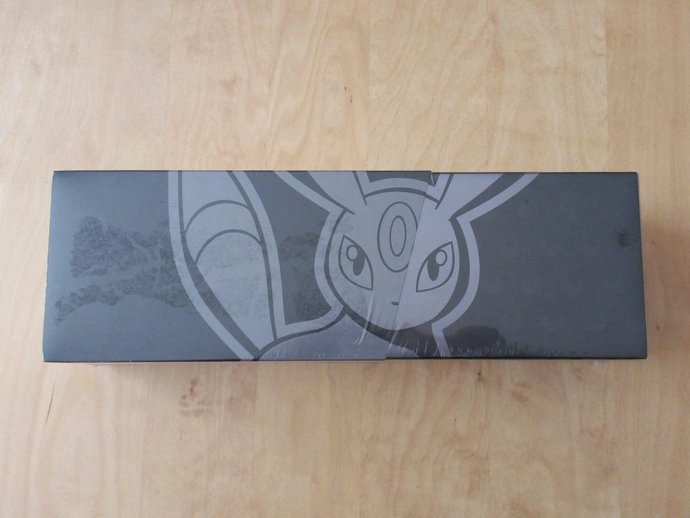 Umbreon 25th Anniversary Premium Collection Box CN | Acheter sur Ricardo