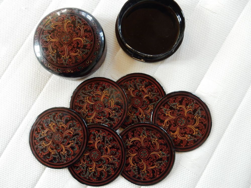 6 Orientalische Untersetzer mit Dose, Lack (Gebraucht) in Jona für CHF 3.9 – mit Lieferung auf ...