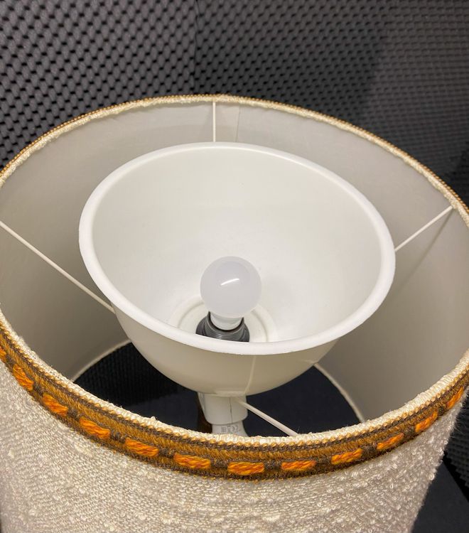 Vintage/Antike Stehlampe mit Holzfuss und Schirm (Gebraucht) in Samedan für CHF 40 – nur ...