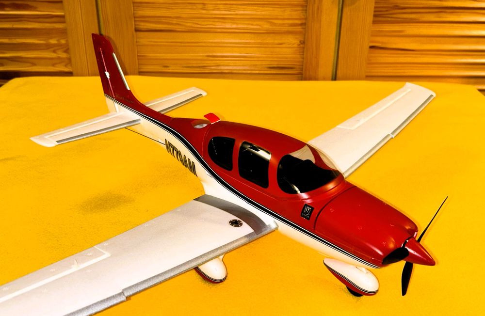 UMX Cirrus Aircraft SR22T (E-Flite / Horizon Hobby) (Neu (gemäss ...
