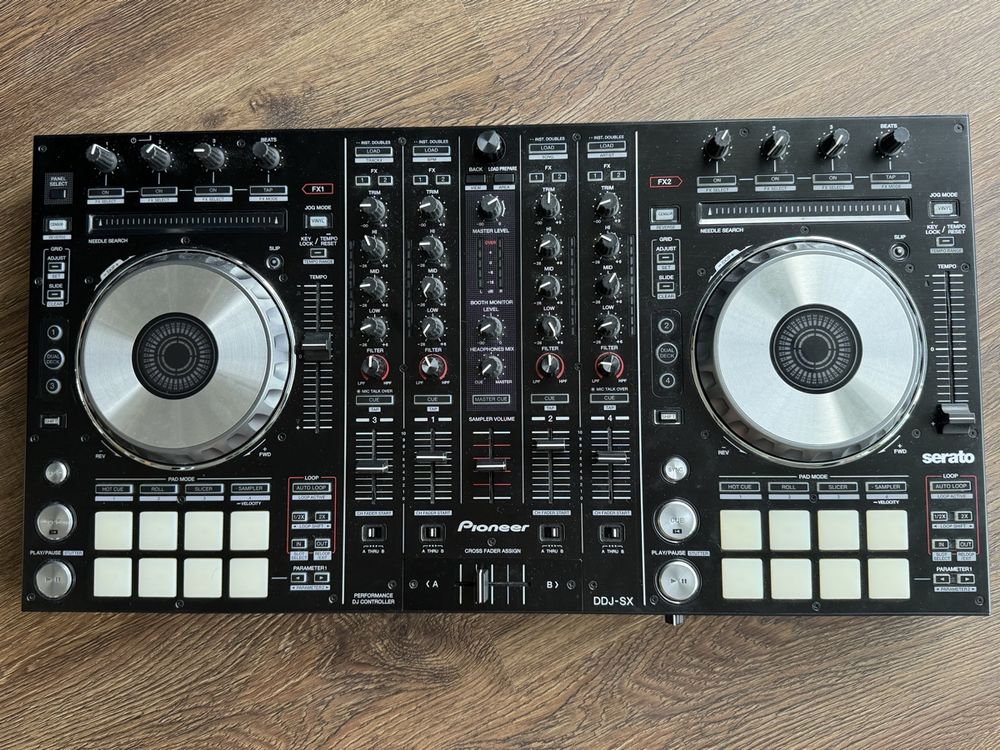 Pioneer DDJ-SX incl. Magma Case und Ständer (Neu (gemäss Beschreibung ...