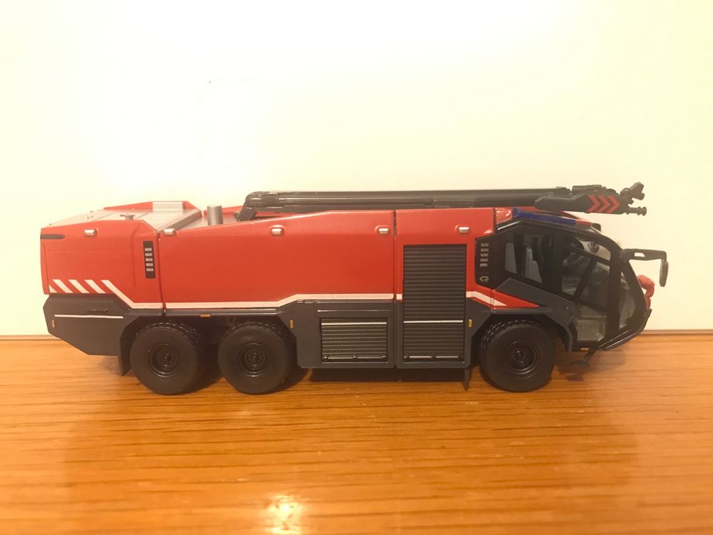 Wiking Rosenbauer FLF Panther 6x6 (Neu und originalverpackt) in Luzern für CHF 39 – mit ...