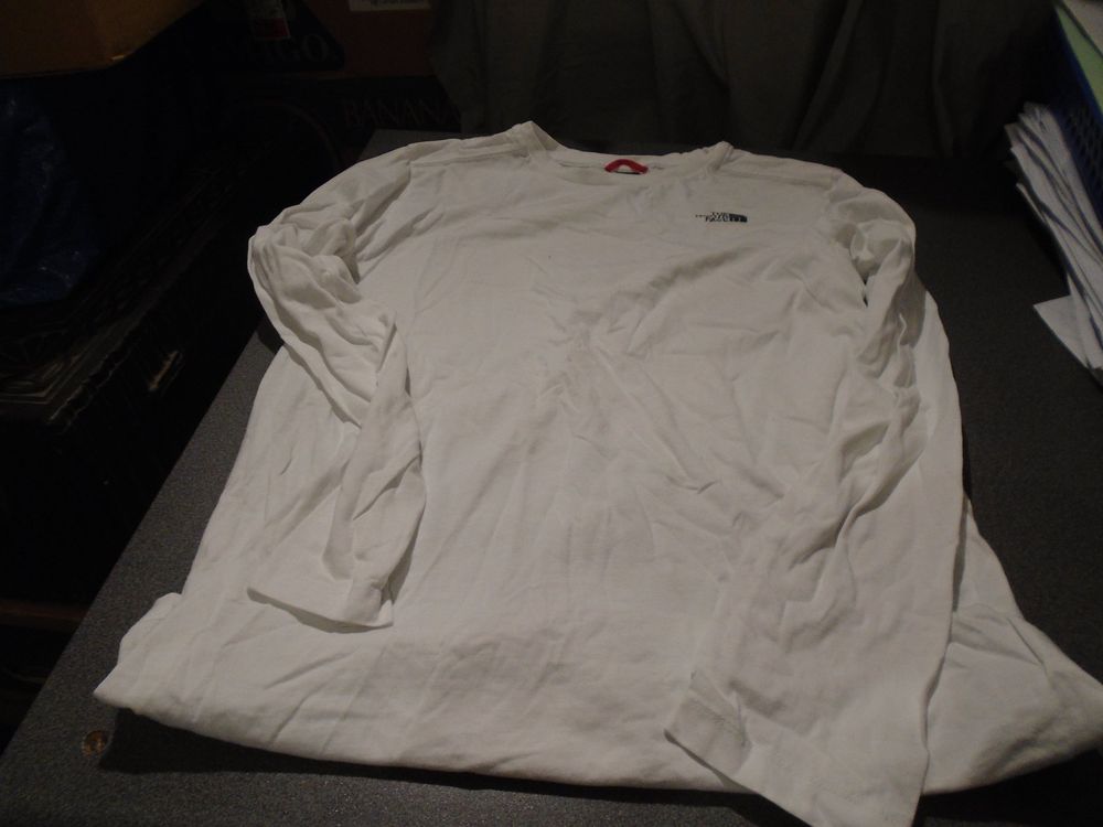 Pullover Grösse S/P, North Face, weiss (Gebraucht) in Zürich für CHF 3 ...