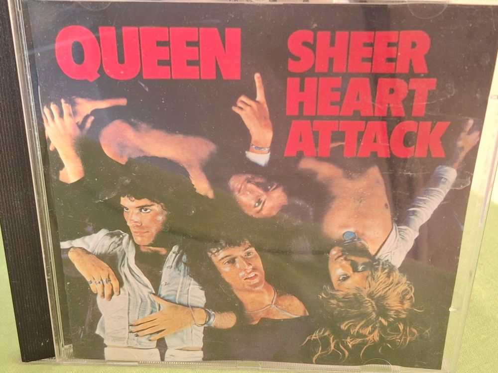 CD Queen - Sheer Heart Attack (Gebraucht) in Aarberg für CHF 6.6 – mit Lieferung auf Ricardo kaufen