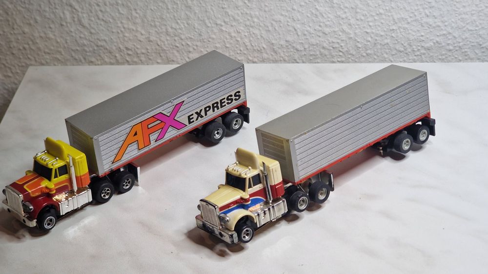 2 x Semi Truck AFX Trailer Peterbuilt, Sattelzug 1037 (Gebraucht) in ...
