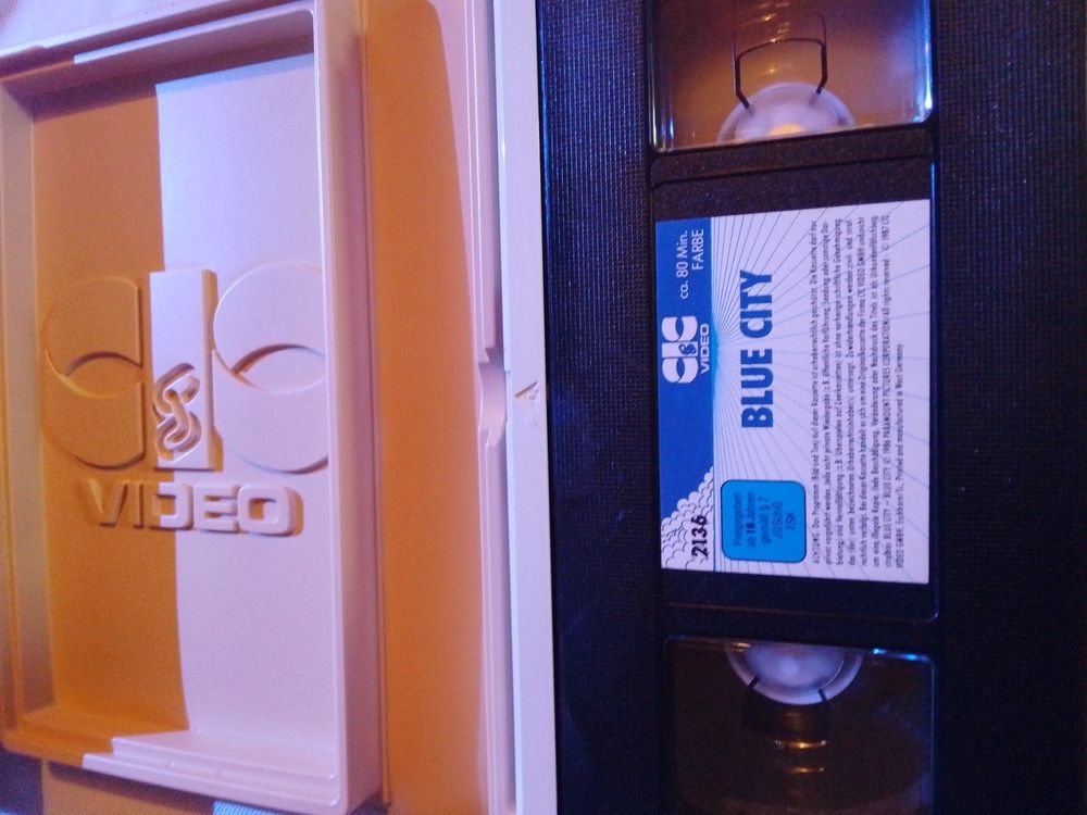 Blue City (USA 1986) CIC Video VHS 2136 (Gebraucht) in Remetschwil für ...