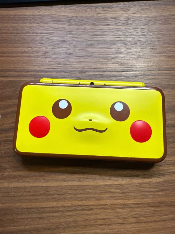New Nintendo 2DS XL *** Pikachu Edition *** in Top Zustand (Gebraucht ...