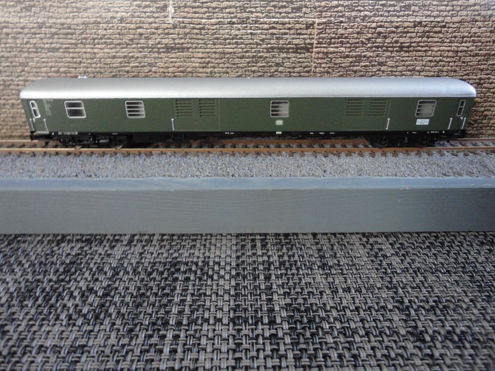 Schnellzugwagen Packwagen DB grün Minitrix 13374 Spur N (Gebraucht) in Rheinfelden für CHF 20 ...