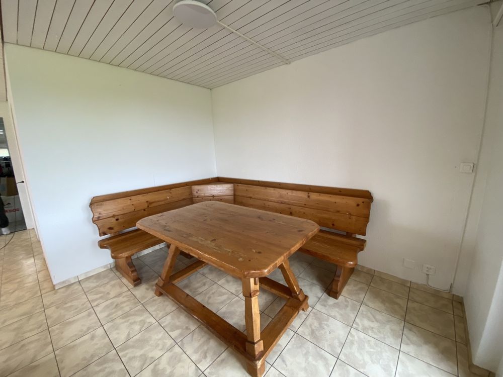 Tisch mit Eckbank (Gebraucht) in Sarmenstorf für CHF 50 – nur Abholung auf Ricardo kaufen