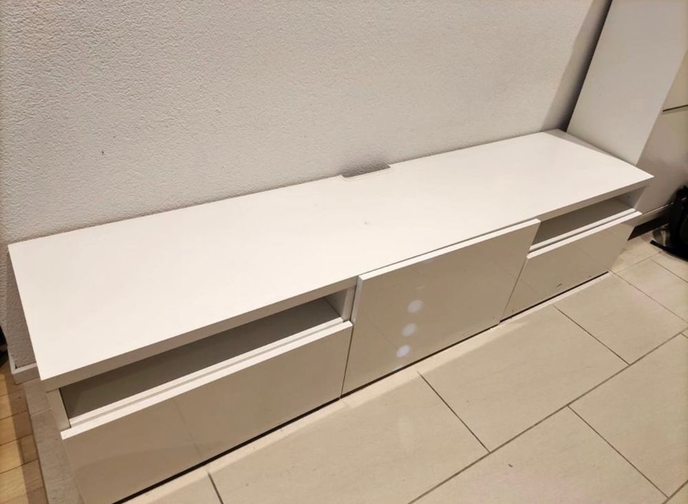 TV-Bank mit Schubladen und Tür - Gratis zum abholen (Gebraucht) in ...