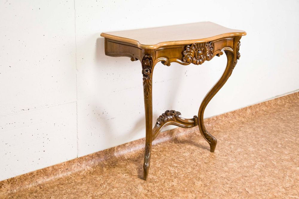 Alte Wandkonsole mit Schnitzerei (Gebraucht) in Zürich für CHF 45 – nur Abholung auf Ricardo kaufen
