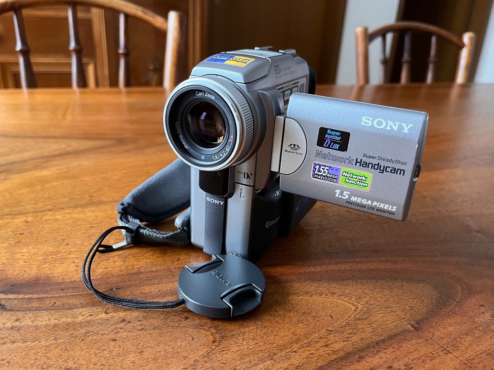 SONY Network Handycam DCR-PC120E mit OVP und viel Zubehör (Gebraucht ...
