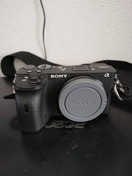 Sony Alpha 6600 APS-c (Gebraucht) in Villars-le-Terroir für CHF 700 – nur Abholung auf Ricardo ...