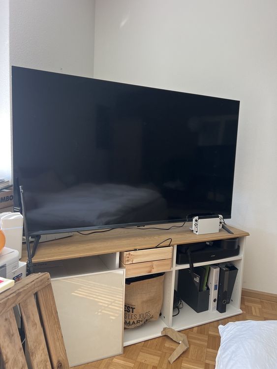 Samsung Smart TV mit Möbel (Neu (gemäss Beschreibung)) in Allschwil für ...
