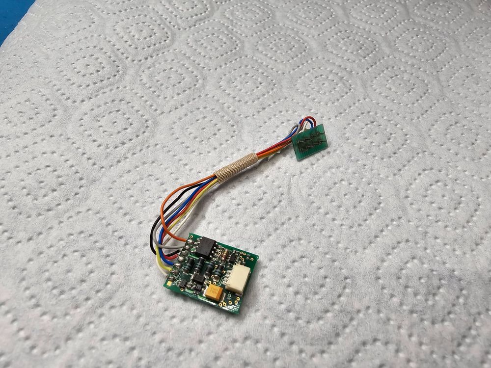 8 Poliger Decoder aus Piko Hobby Lok Funktioniert Dcc (Gebraucht) in ...