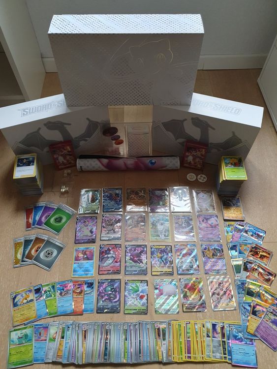 Pokemon XXL Sammlung Englisch Mew Gold, Mew, Charizard (Gebraucht) in Gossau SG für CHF 90 – mit ...