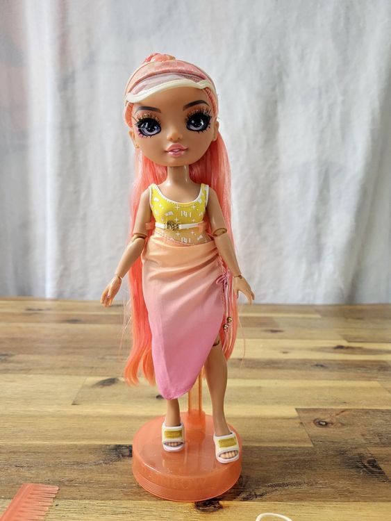 Rainbow High Pacific Coast Fashion Doll Simone Summers (Gebraucht) in ...