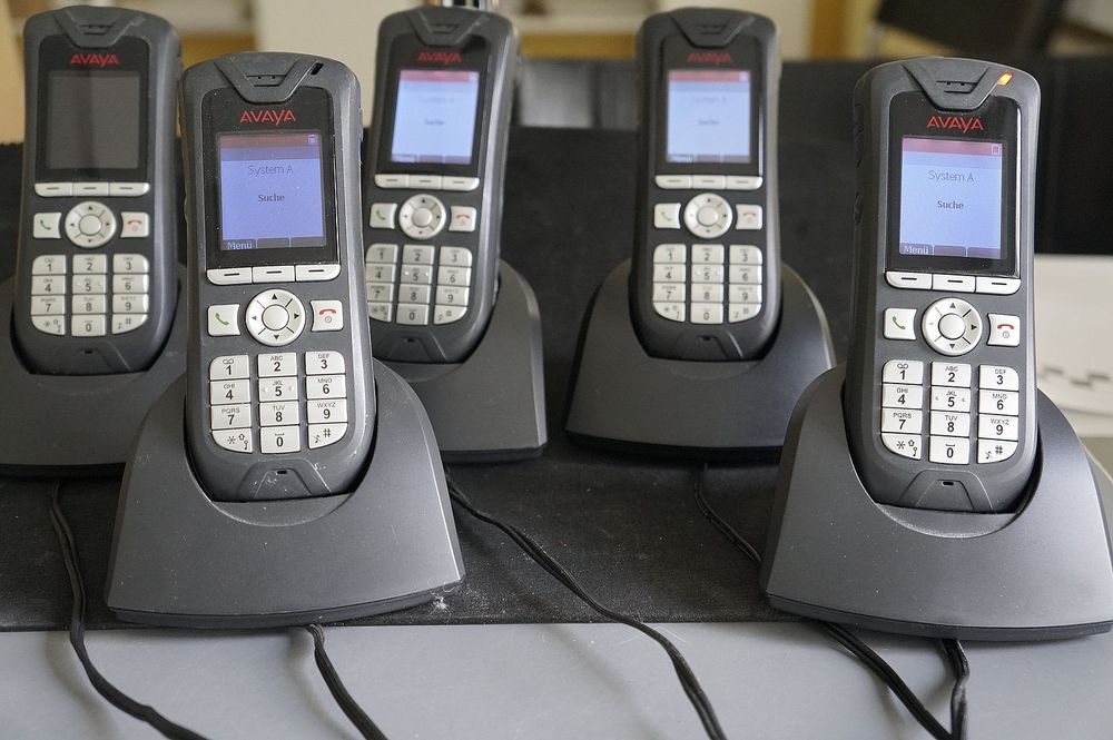 Fünf Avaya Dect Handsets Modell 3725 | Kaufen auf Ricardo