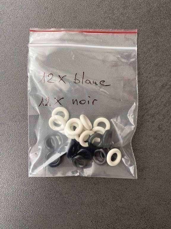 Dinky Toys 12 pneus noirs et 12 blancs diamètre 15 mm/8 mm (Neu (gemäss ...