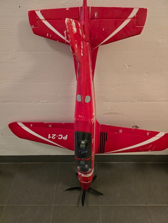 RC Flugzeug PC-21, Rot, gebraucht, für Modellbau Fans! (Gebraucht) in ...