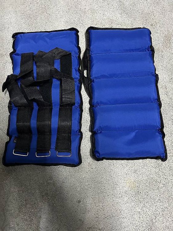 2x 5kg Gewichtsmanschetten, blau, Fitness 💪 (Gebraucht) in Mettmenstetten für CHF 15 – nur ...