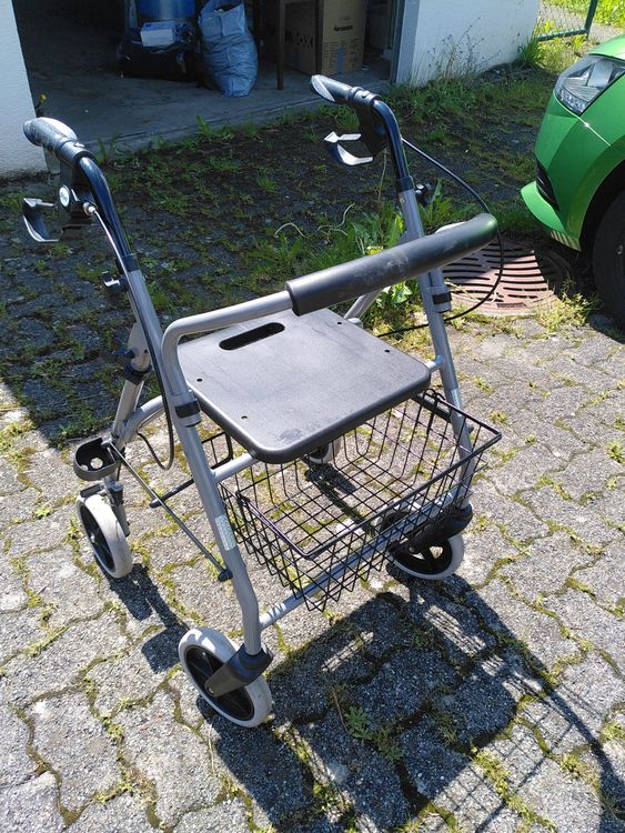 Rollator mit Sitzfläche | Kaufen auf Ricardo