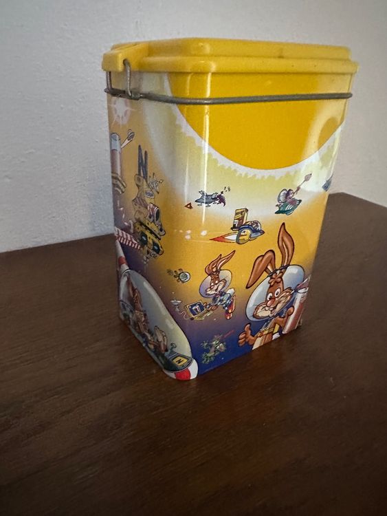 Gelbe Nesquik blechdose Weltall, Vintage, Top Zustand! (Gebraucht) in ...