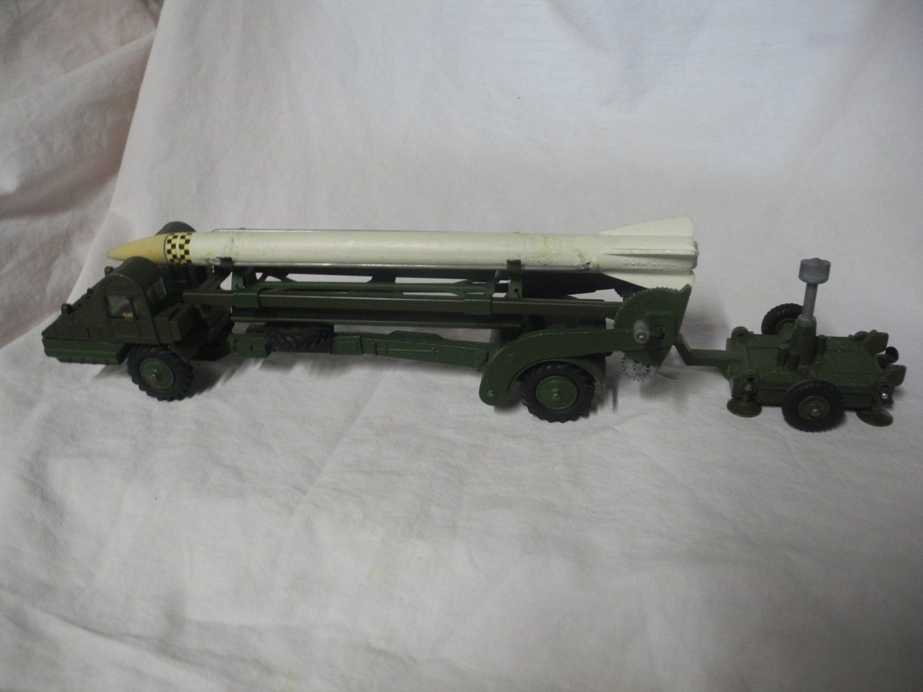 MILITÄR DINKY TOYS NR. 666 MISSILE ERECTOR + PLATFORM GUT (Gebraucht ...