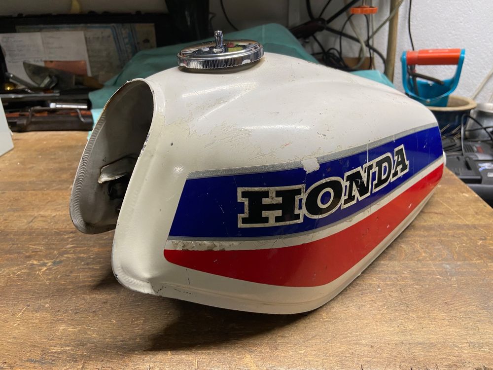 Alter Honda Tank (Gebraucht) in für CHF 25 – mit Lieferung auf Ricardo ...