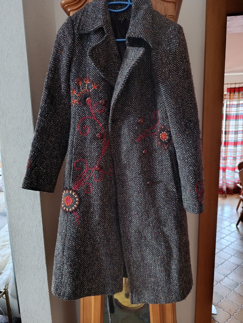manteau Naf Naf 36/38 (D'occasion) à Monthey pour CHF 28 – avec ...
