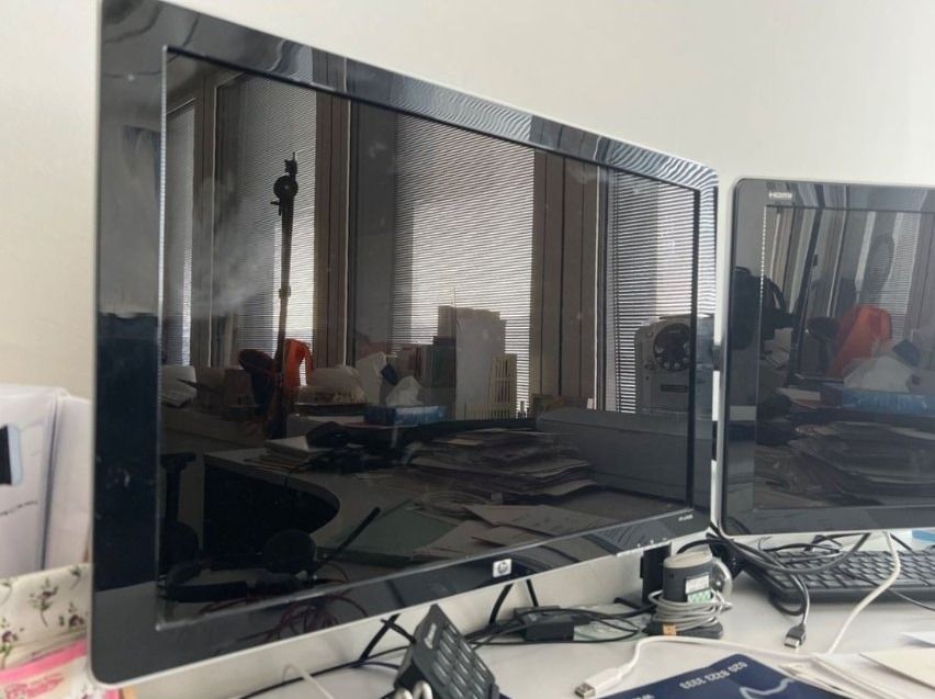 Monitorarm mit zwei HP 2408 Monitoren (Gebraucht) in Volketswil für CHF ...