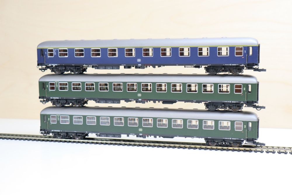 ROCO 3 x Schnellzugwagen 44740 / 44741 - Neupreis: 170.- | Kaufen auf ...