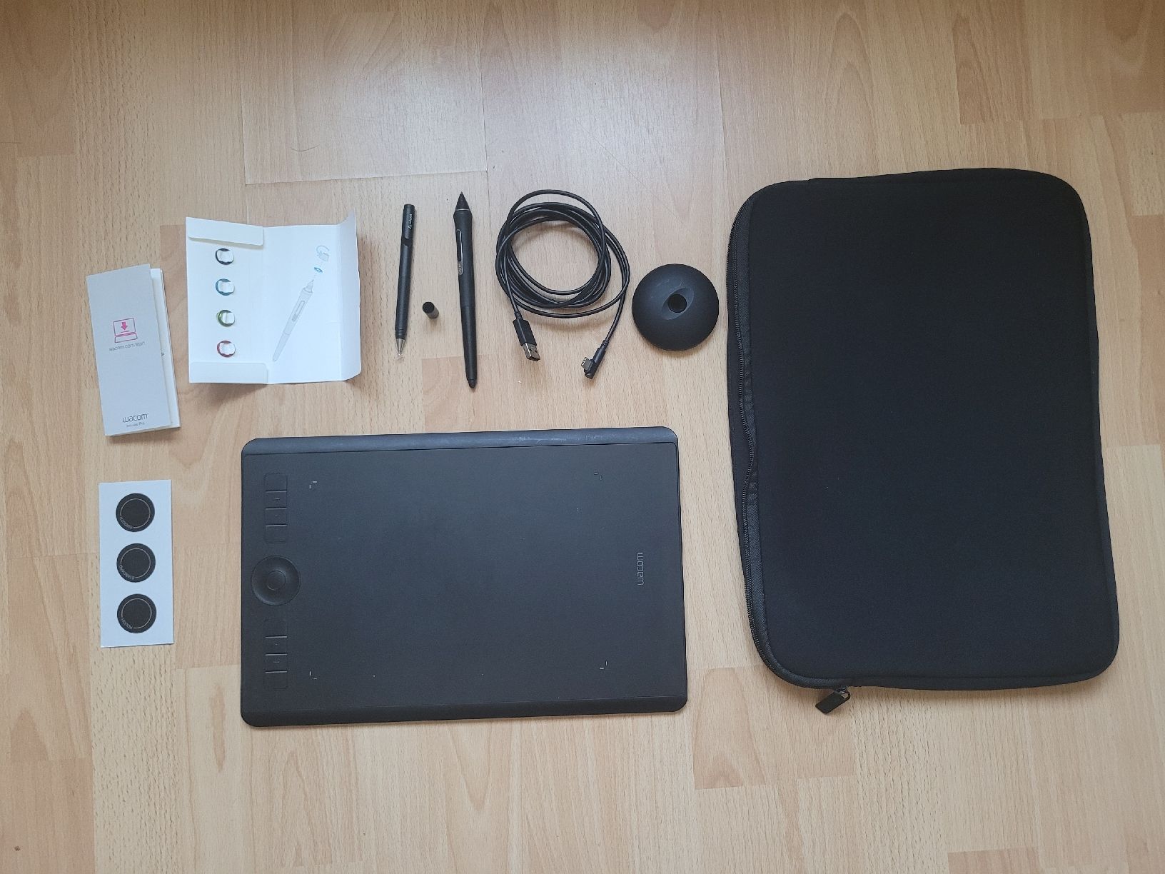 Wacom Intuos Pro M Grafiktablett mit Zubehör und Tasche (Gebraucht) in ...