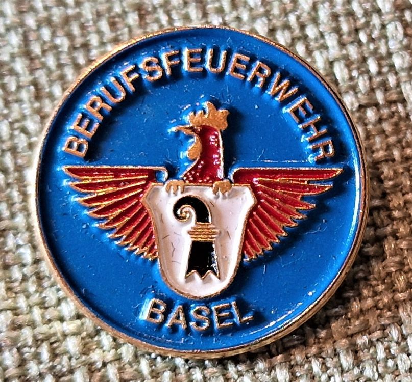 L634 - Pin Berufsfeuerwehr Feuerwehr Basel Baslerstab (Gebraucht) in Reinach BL für CHF 2 – mit ...
