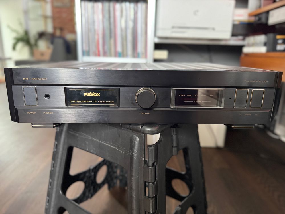 Revox H5 Stereo-Vollverstärker mit FB H8 - volle Funktion | Kaufen auf Ricardo